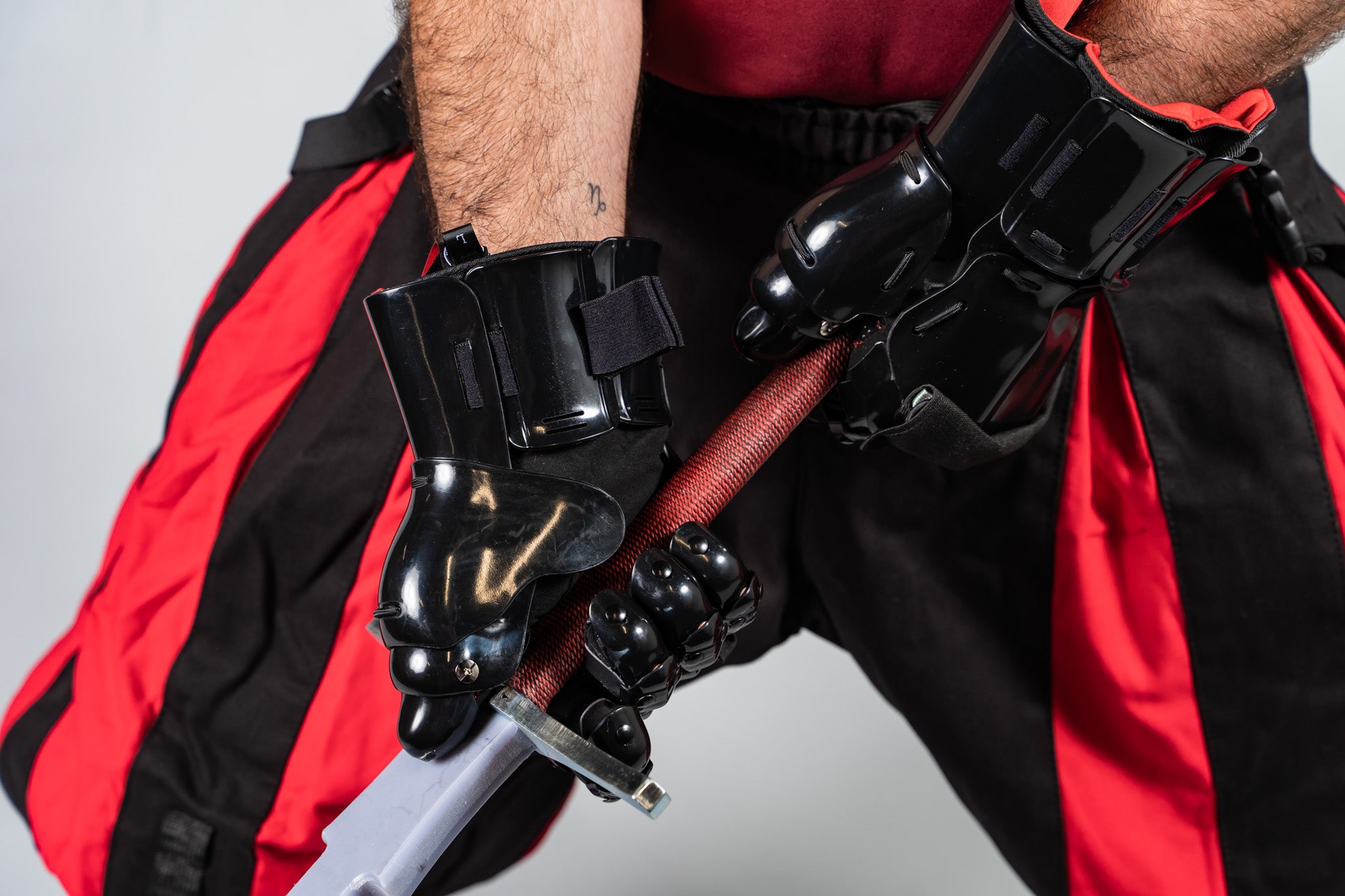 "Gabriel" 2.0.3 5-Fingered HEMA Glove – SoCal Swords